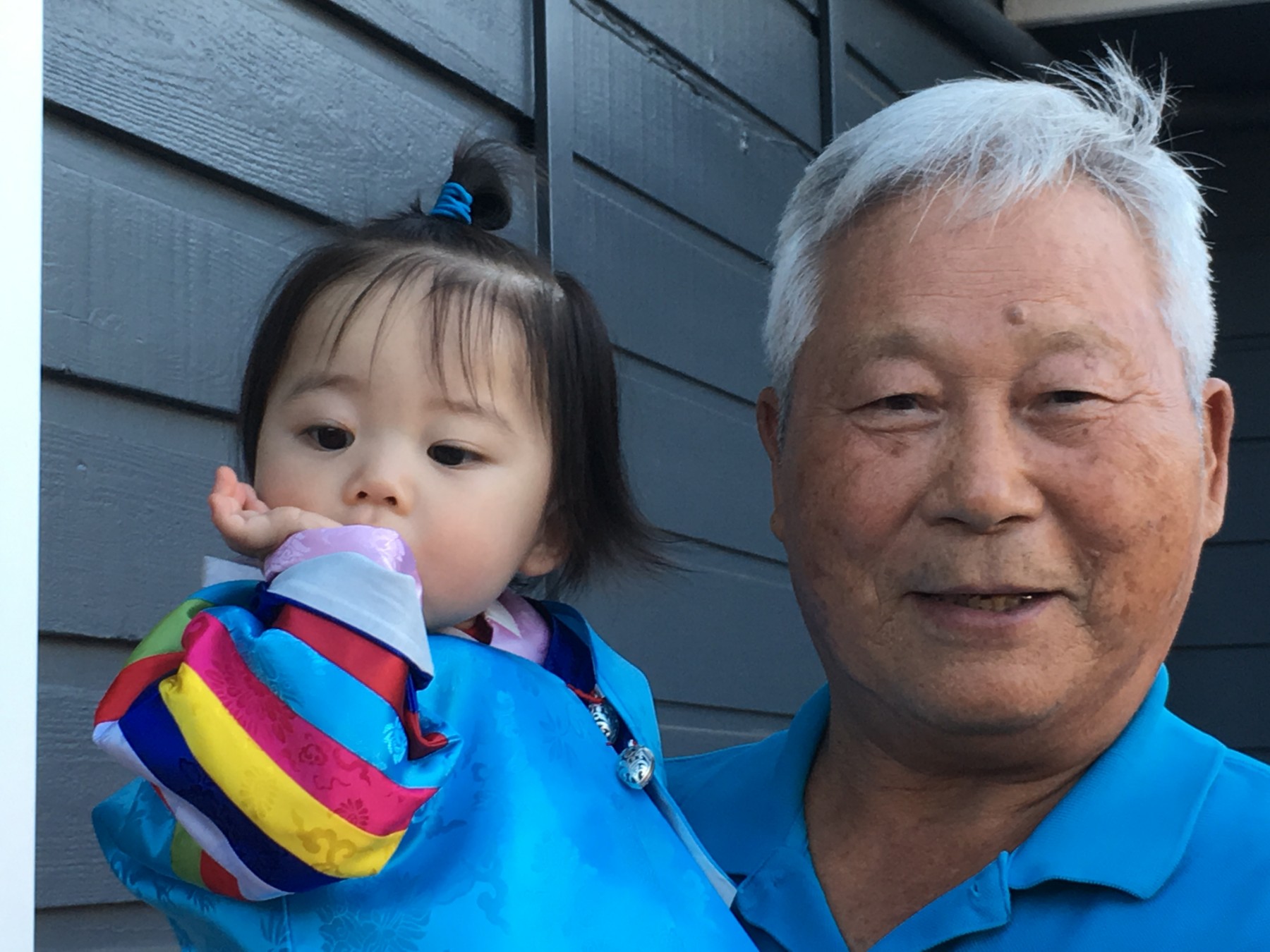 Kris Lee's Instagram, Twitter & Facebook on IDCrawl