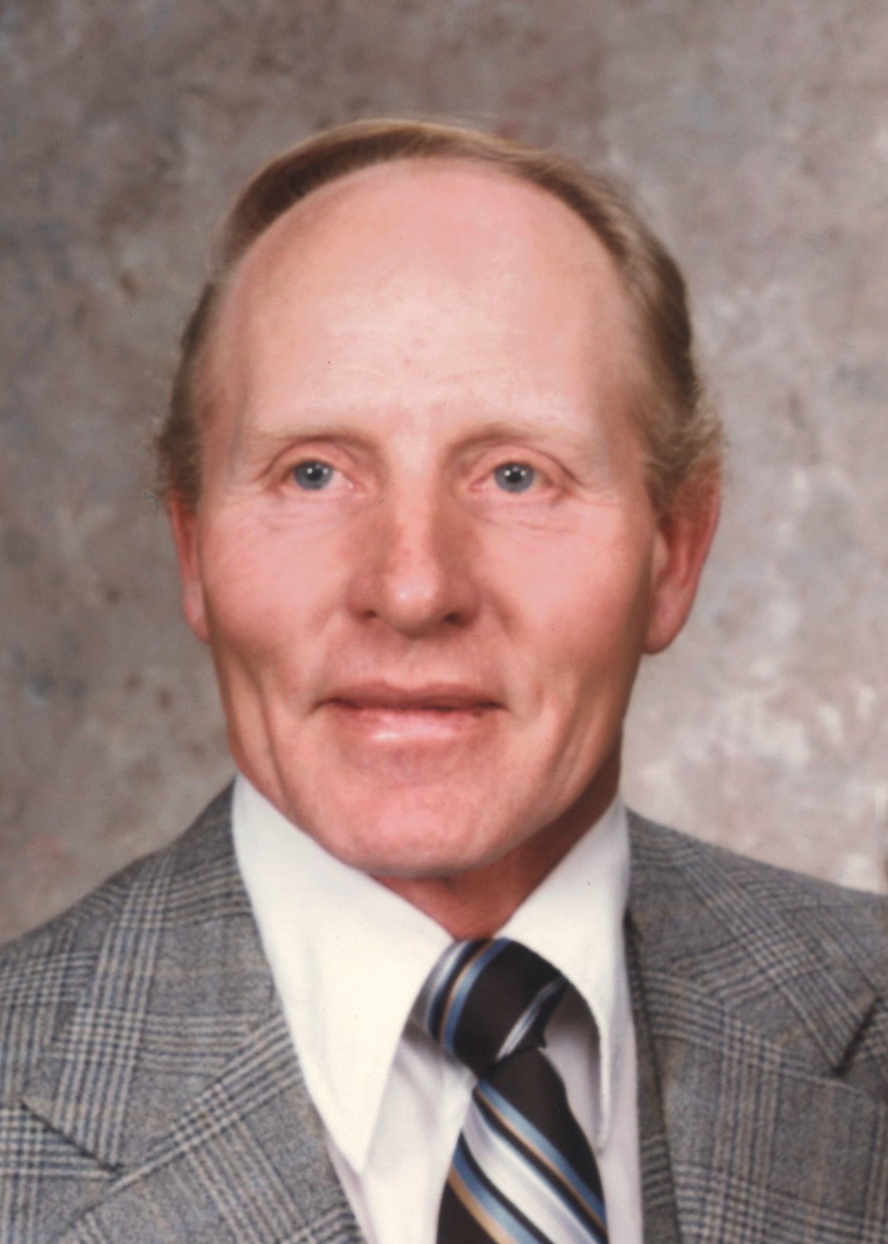 Willis Kuiper Obituary - Grandville, MI