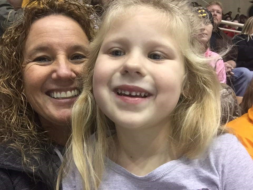 Angela Horner's Instagram, Twitter & Facebook on IDCrawl