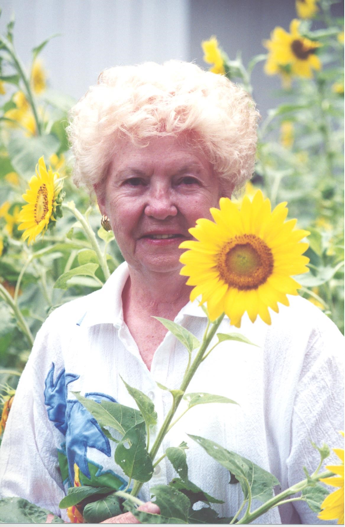 Evelyn Holmes Obituary - Martinsville, VA