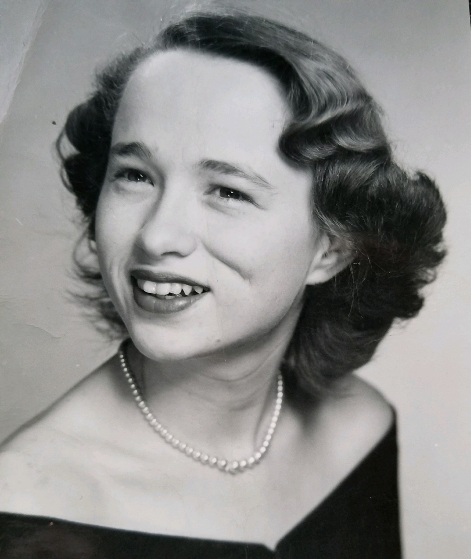 Lucy Peak's Instagram, Twitter & Facebook on IDCrawl