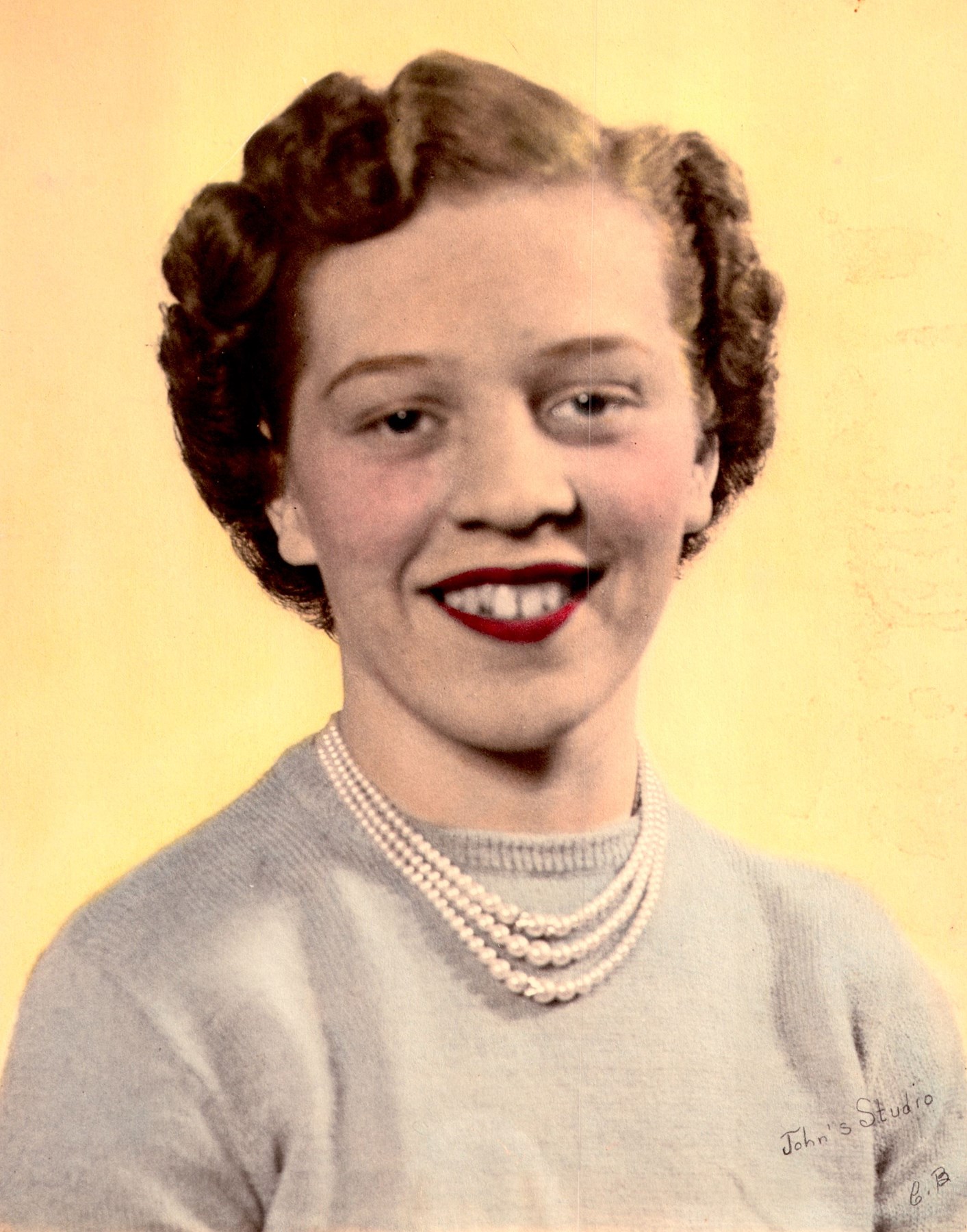 Alice Hart's Instagram, Twitter & Facebook on IDCrawl