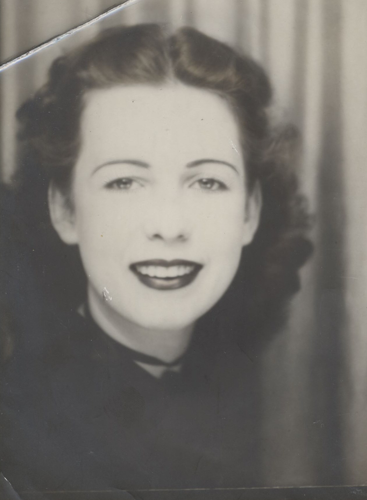 Isabel Gray's Instagram, Twitter & Facebook on IDCrawl