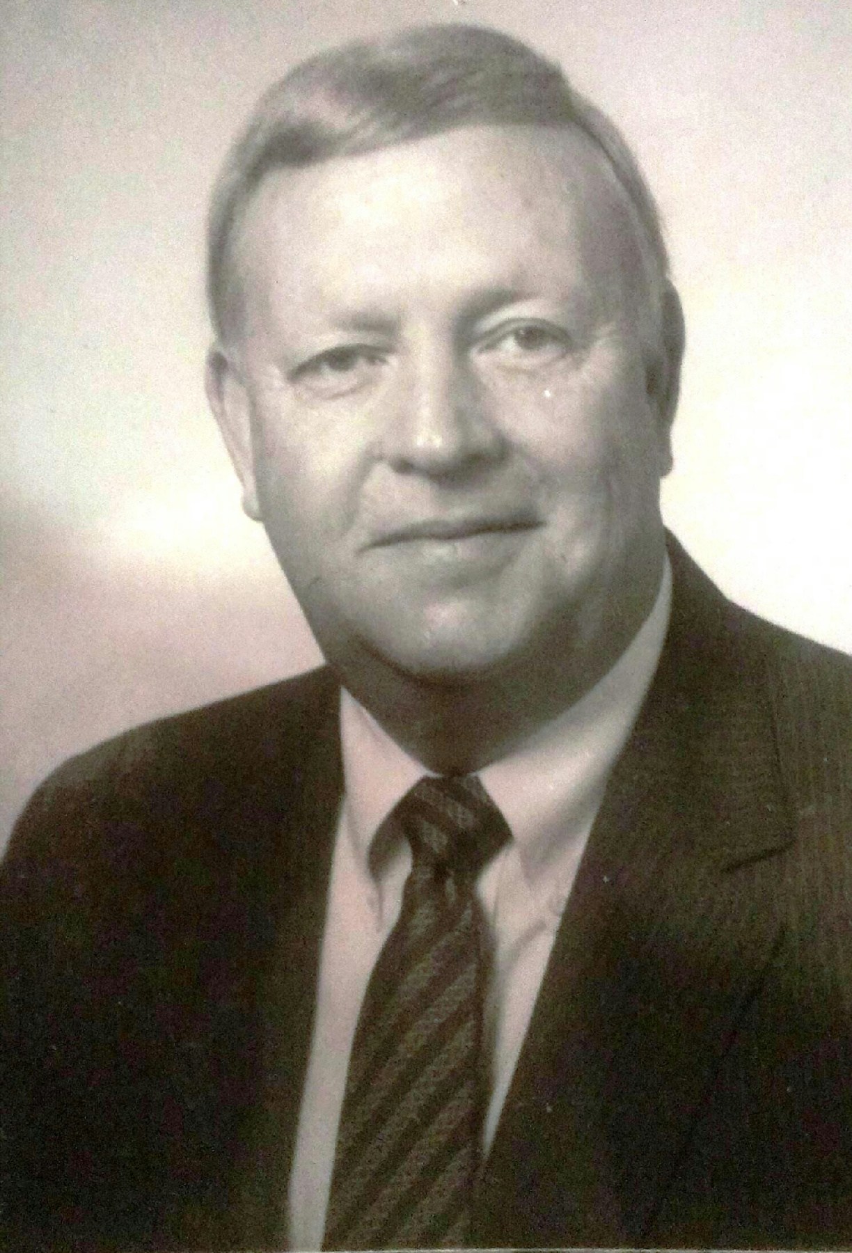 Henry F. Becker Obituary - Williamsville, NY