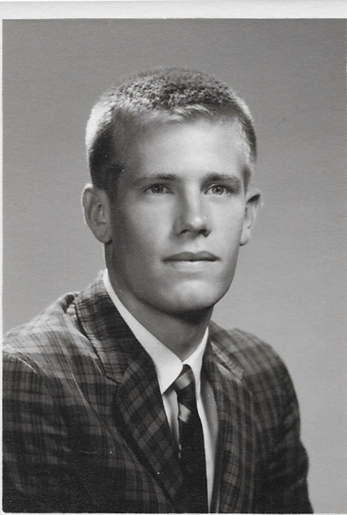 Robert Chiles's Instagram, Twitter & Facebook on IDCrawl