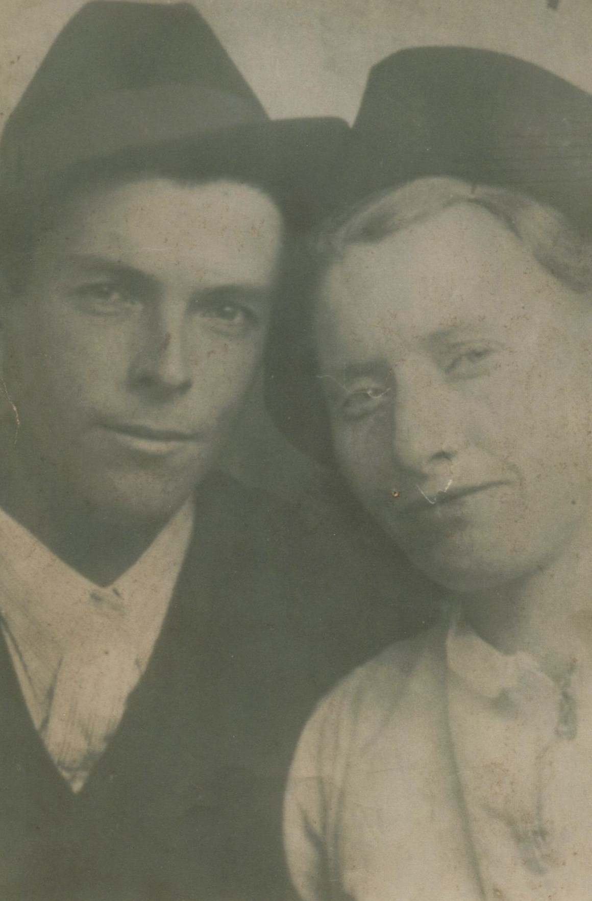 Daisy Rowe's Instagram, Twitter & Facebook on IDCrawl