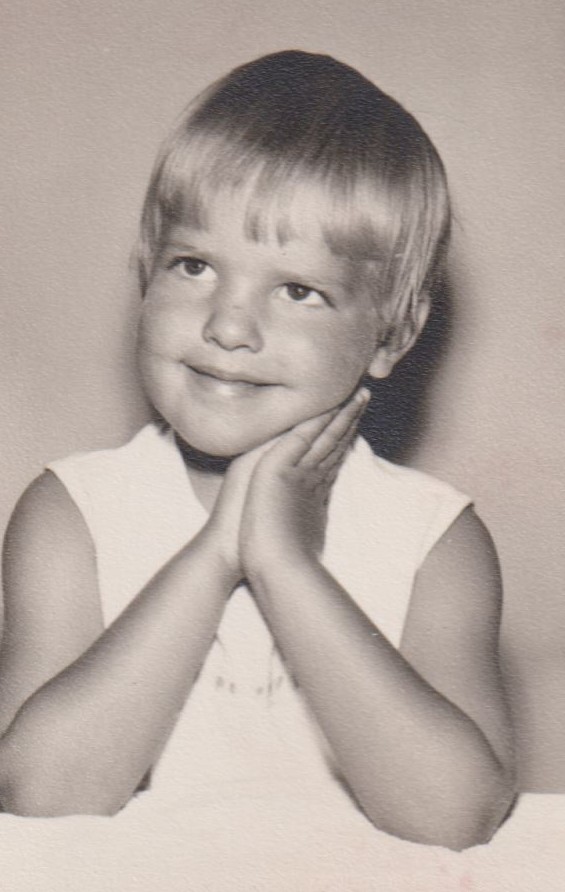 Lisa Elliott's Instagram, Twitter & Facebook on IDCrawl