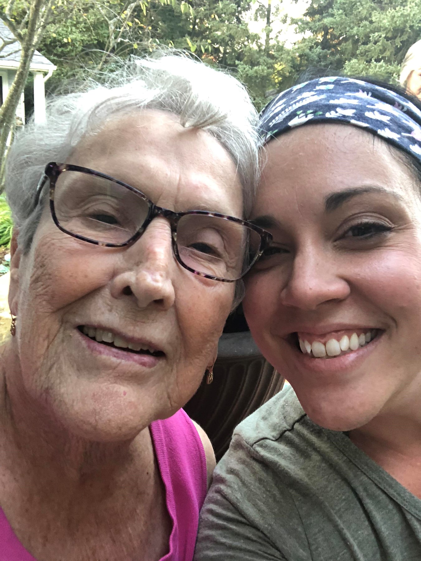 Estelle Kay's Instagram, Twitter & Facebook on IDCrawl