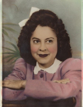 Julia Botello's Instagram, Twitter & Facebook on IDCrawl