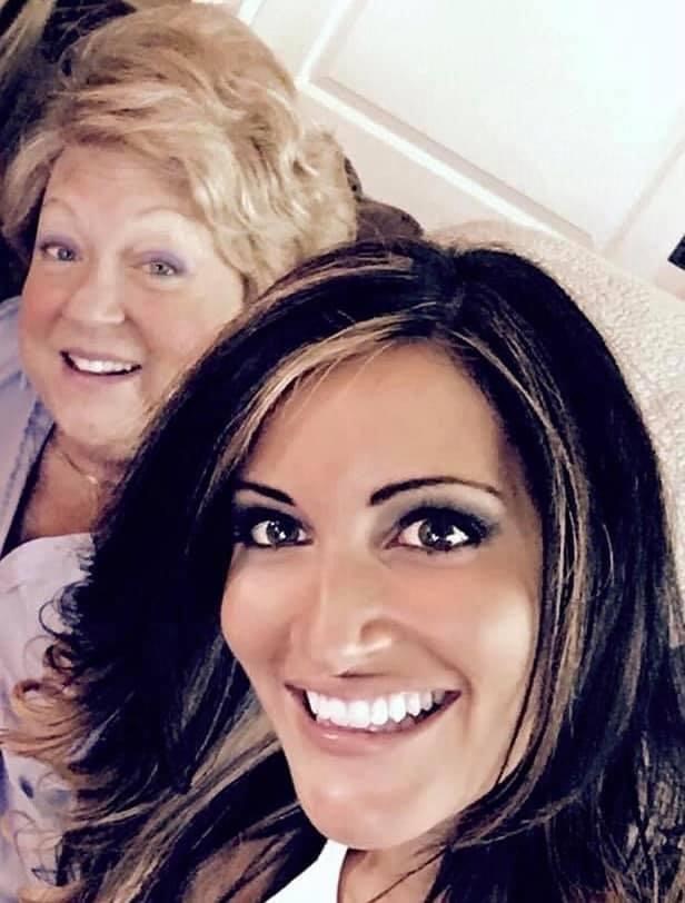 Susan Apfel's Instagram, Twitter & Facebook on IDCrawl