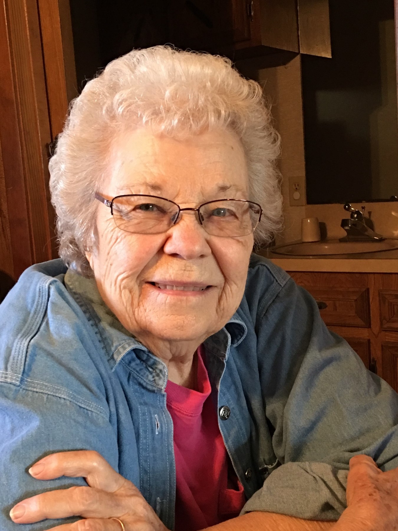 Iris Smolik Obituary - Shiner, TX