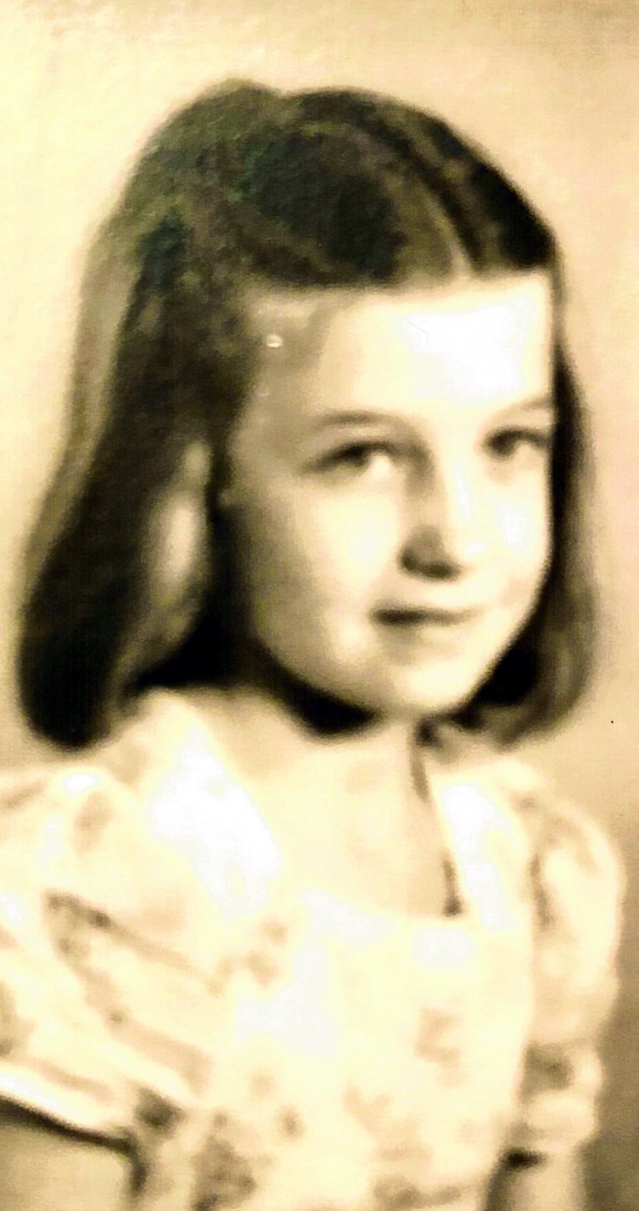 Elizabeth Peebles's Instagram, Twitter & Facebook on IDCrawl