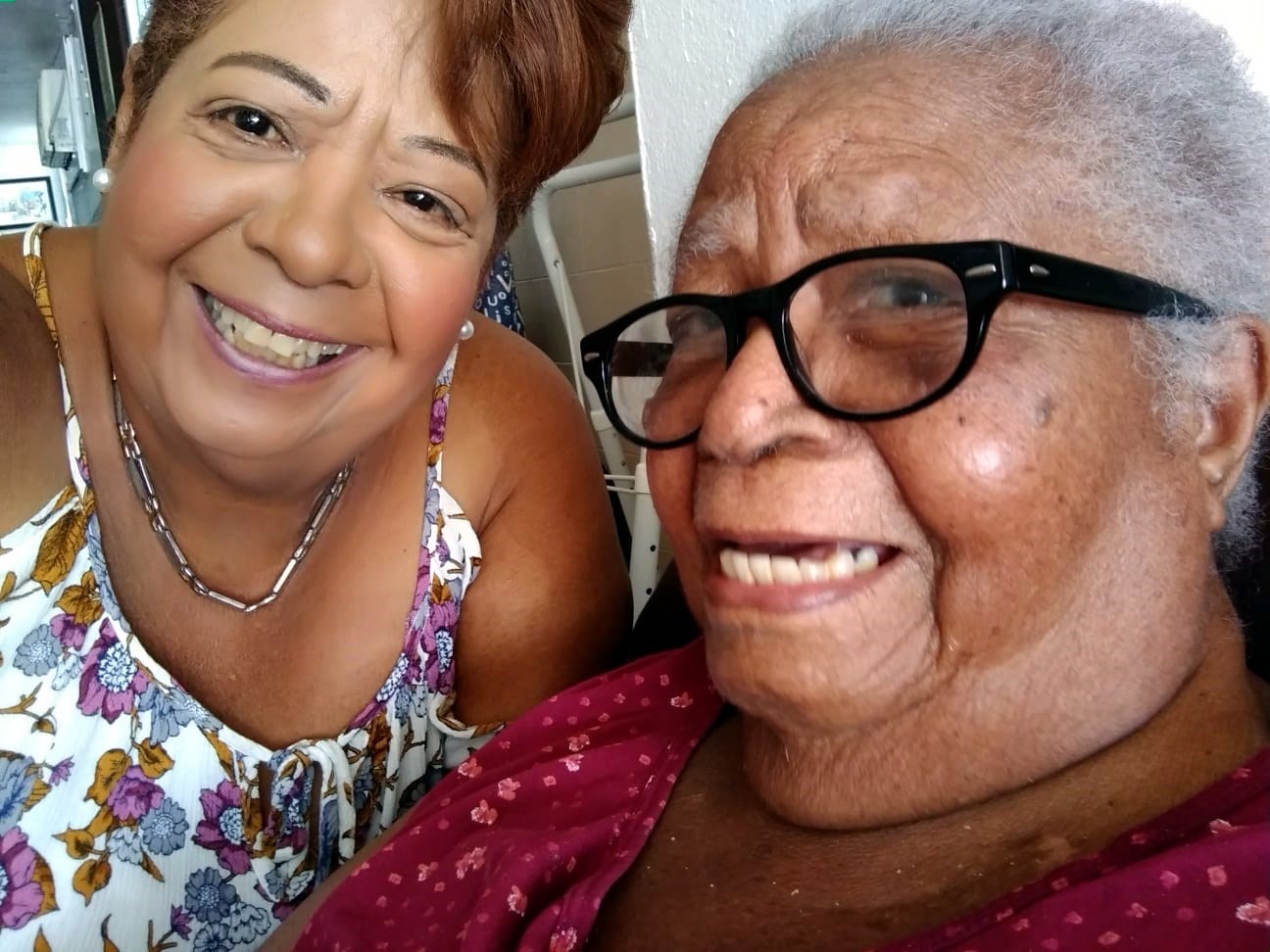 Iris Serrano's Instagram, Twitter & Facebook on IDCrawl