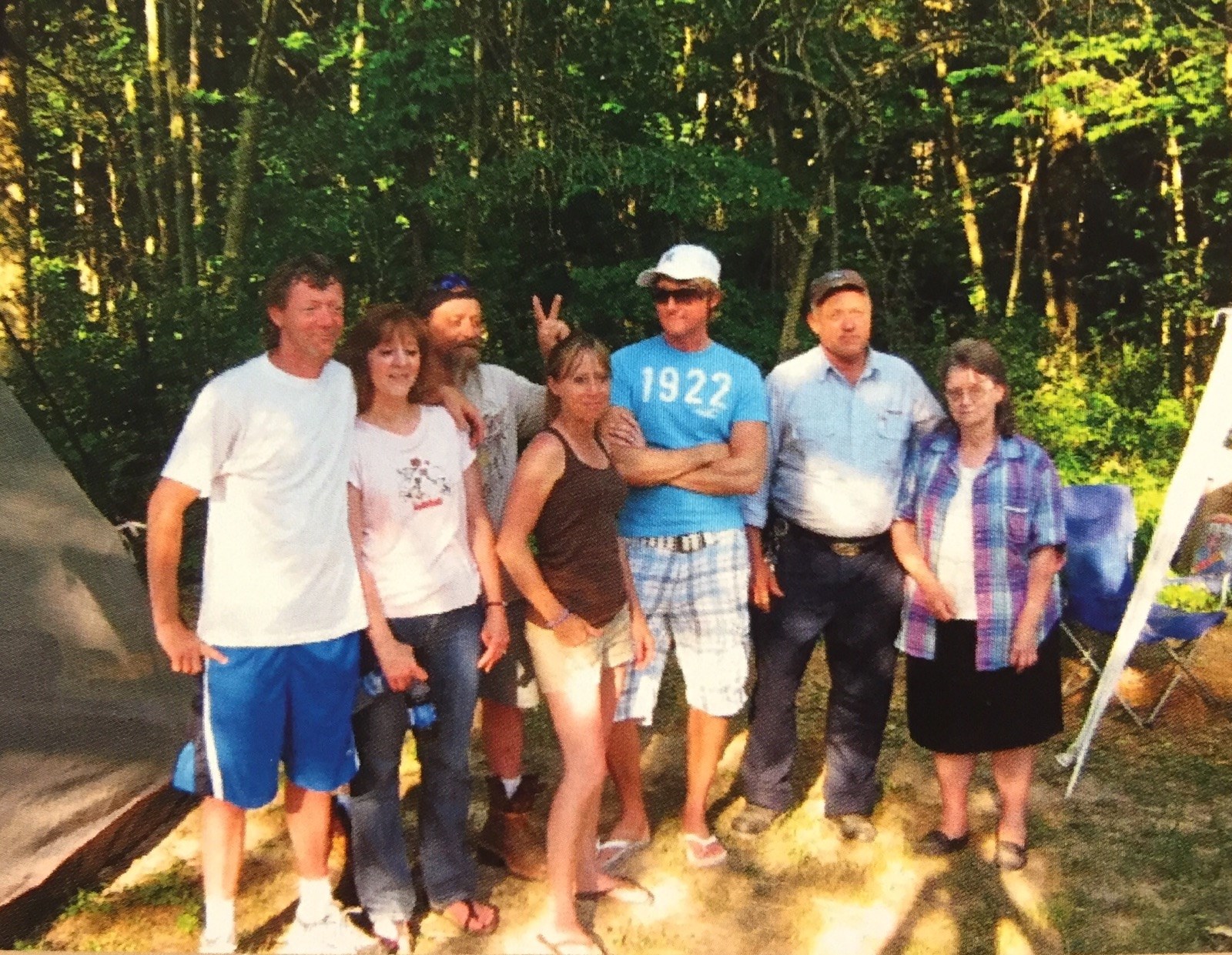 Holly Hutchens's Instagram, Twitter & Facebook on IDCrawl