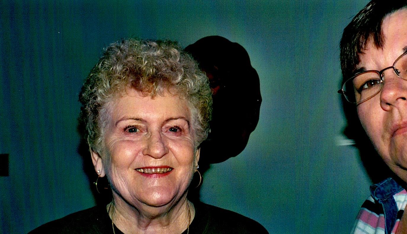 Jo Fowler's Instagram, Twitter & Facebook on IDCrawl