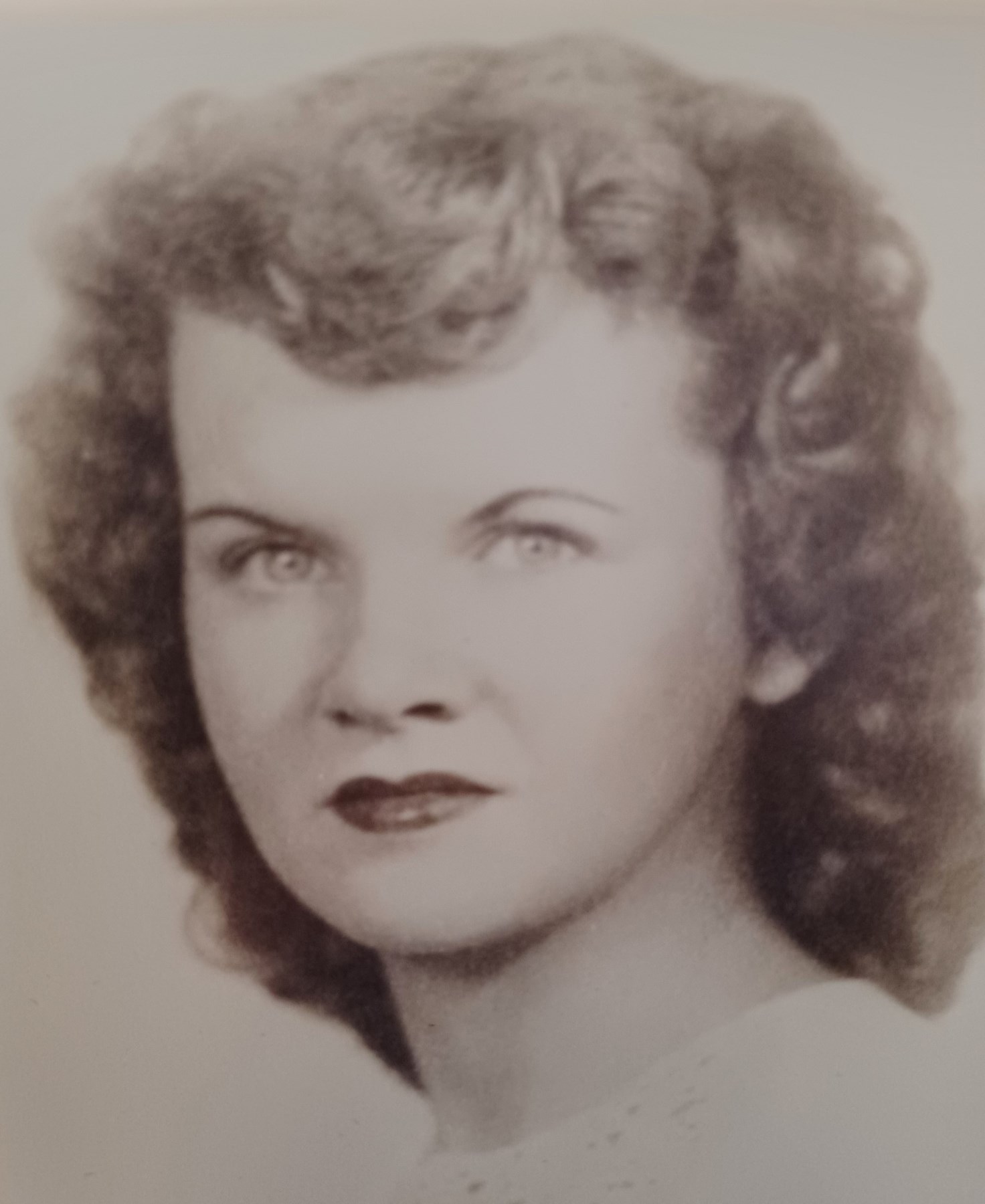 Julie Lindeman's Instagram, Twitter & Facebook on IDCrawl