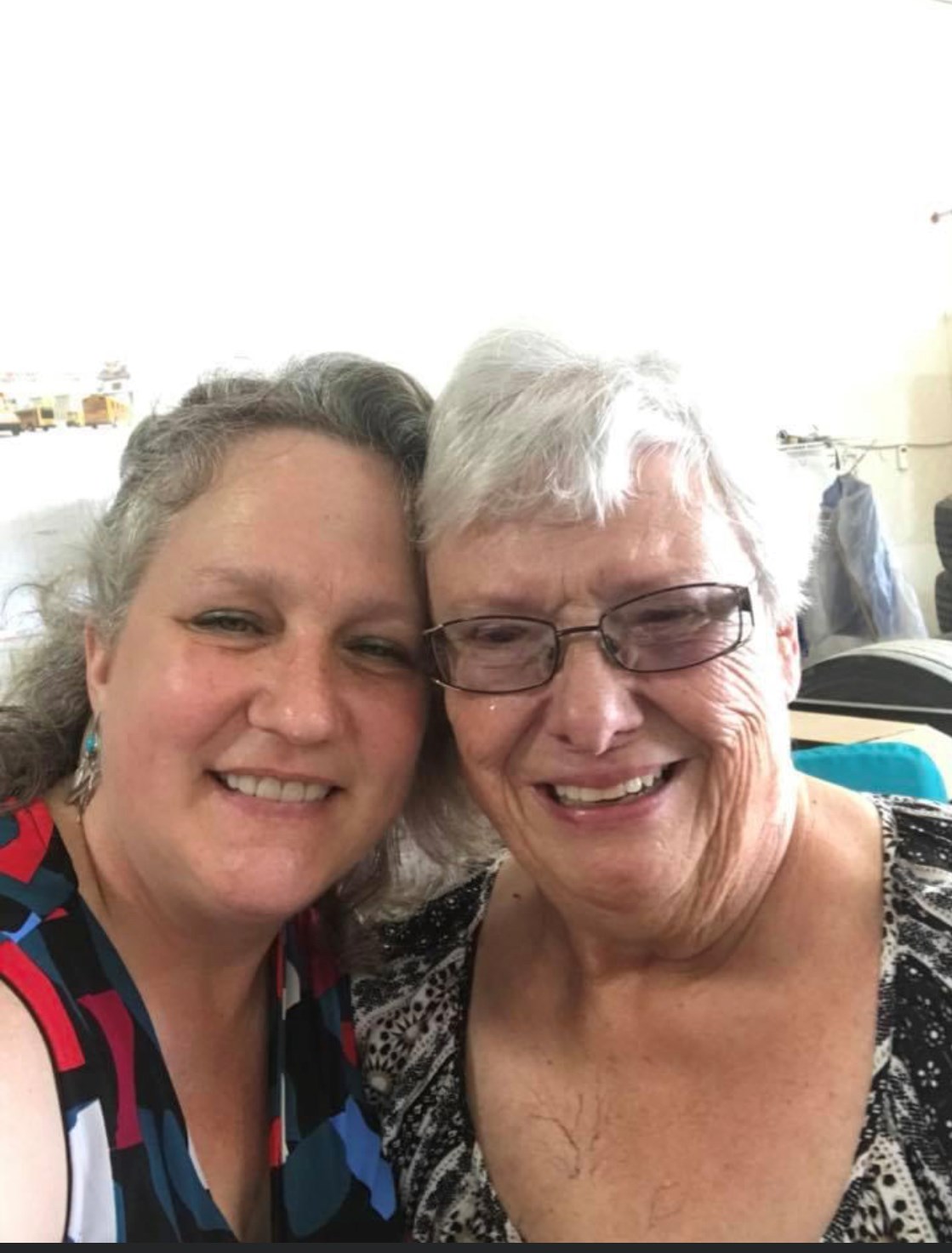 Sue Shook's Instagram, Twitter & Facebook on IDCrawl