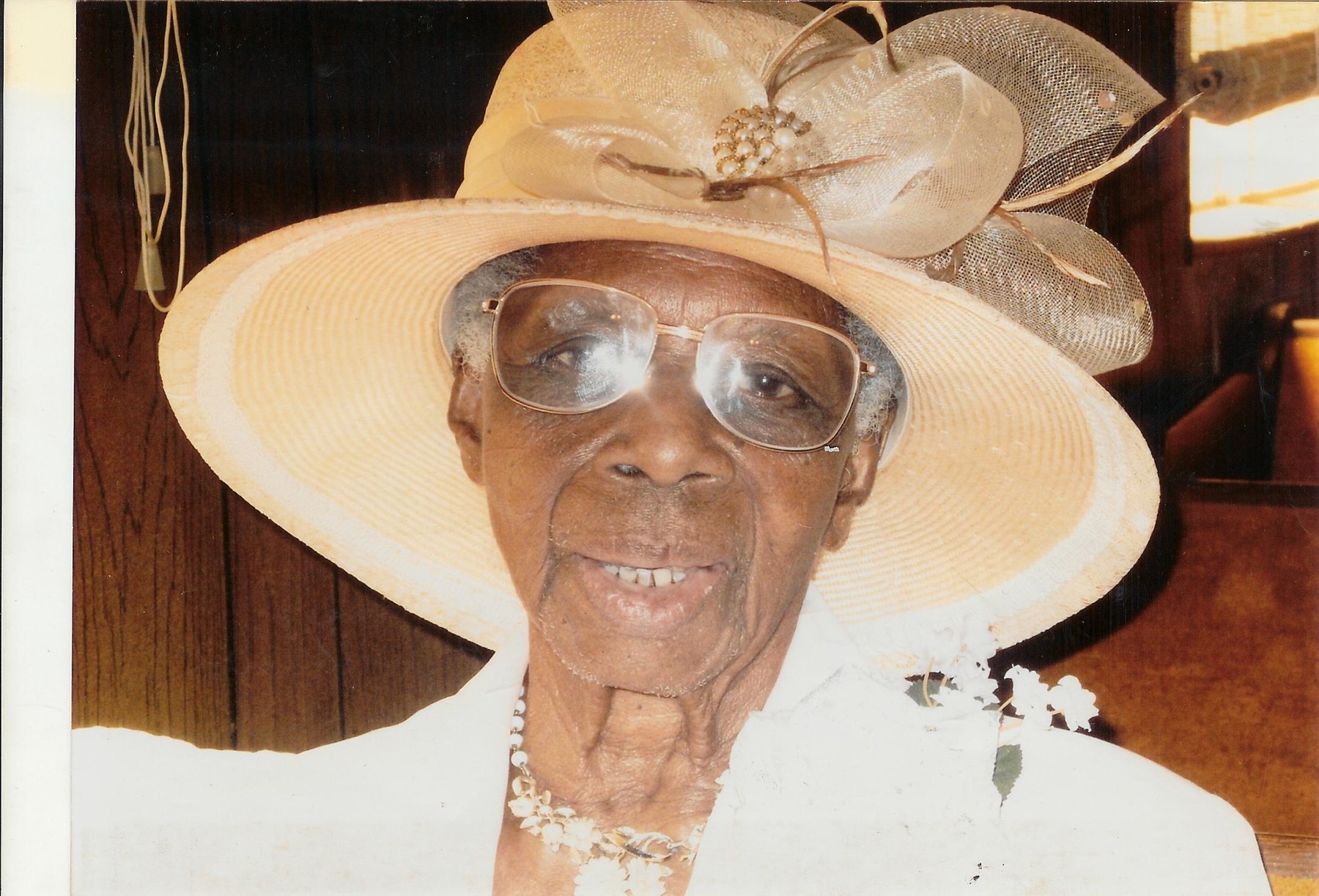 Elena Jones Obituary - Lancaster, CA